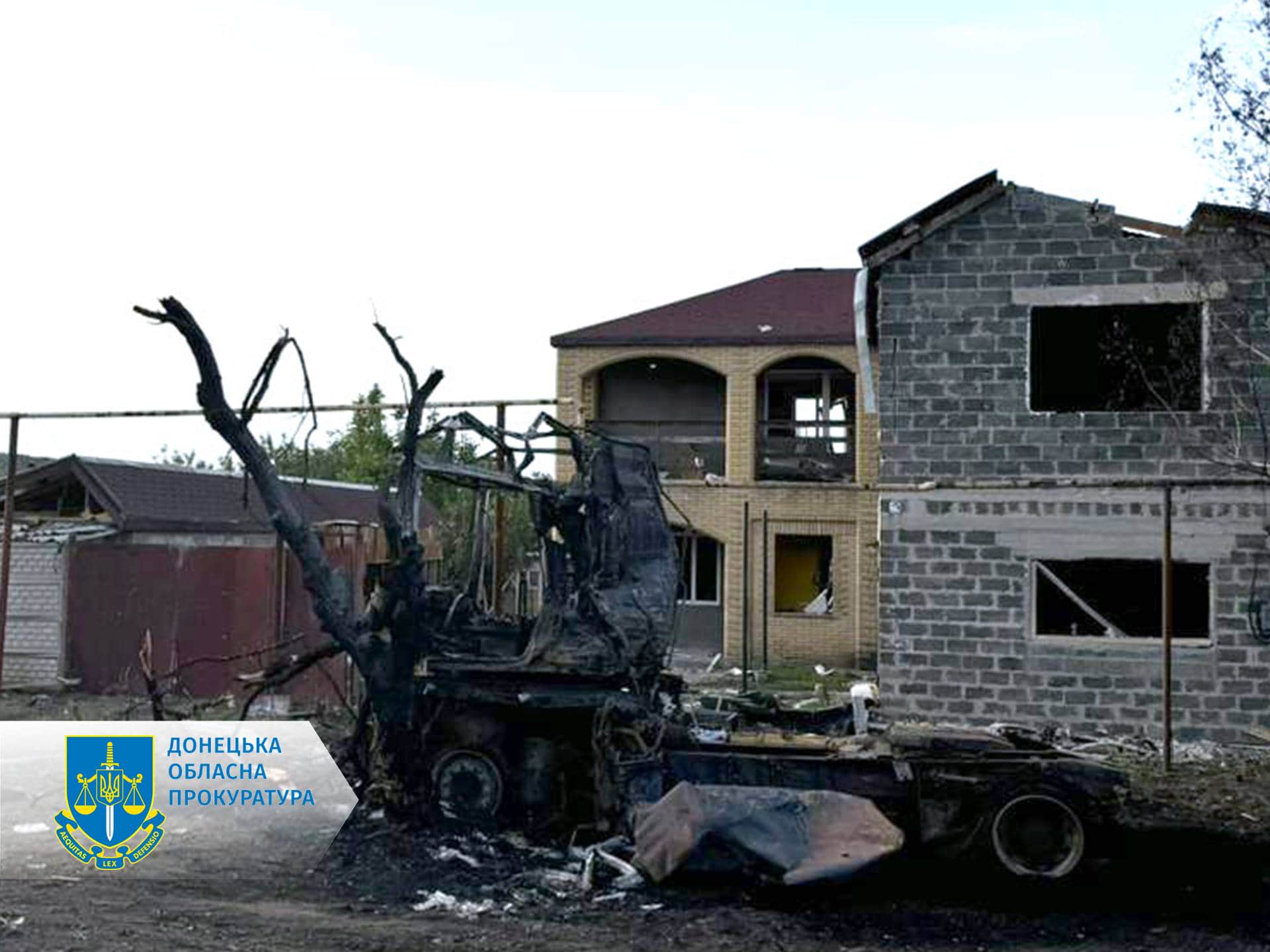 Russians drop aerial bombs on settlement of Selydove: 5 injured ... Russians drop aerial bombs on settlement of Selydove: 5 injured ...