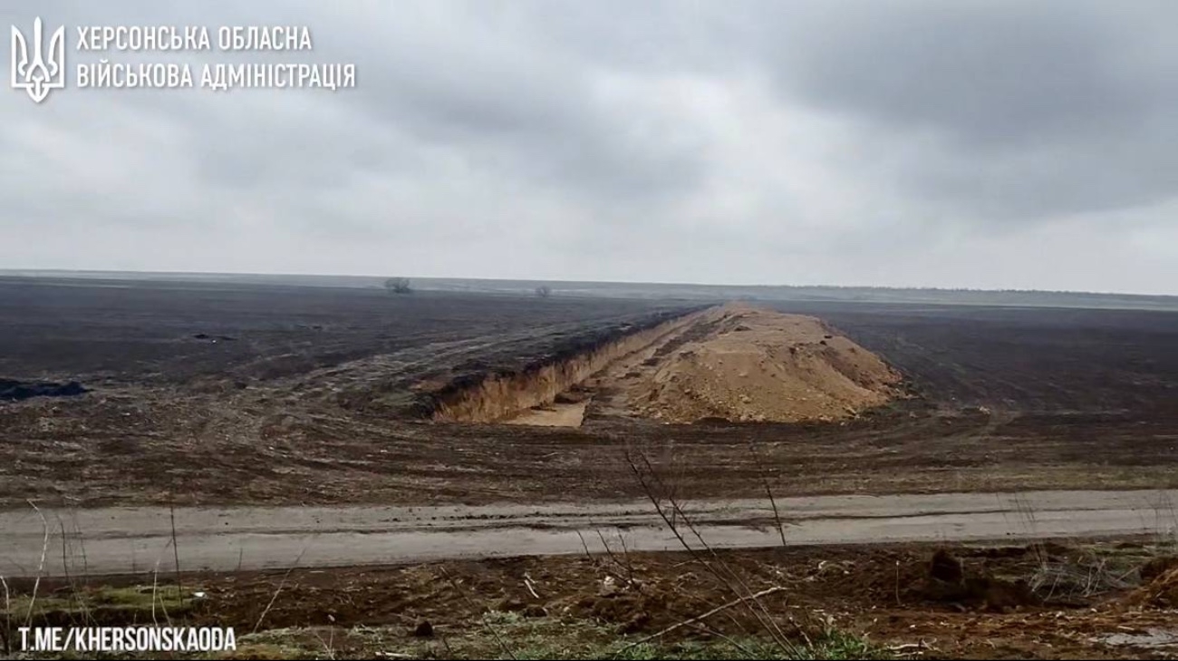 Video from Kherson Oblast authorities shows construction of defence ...