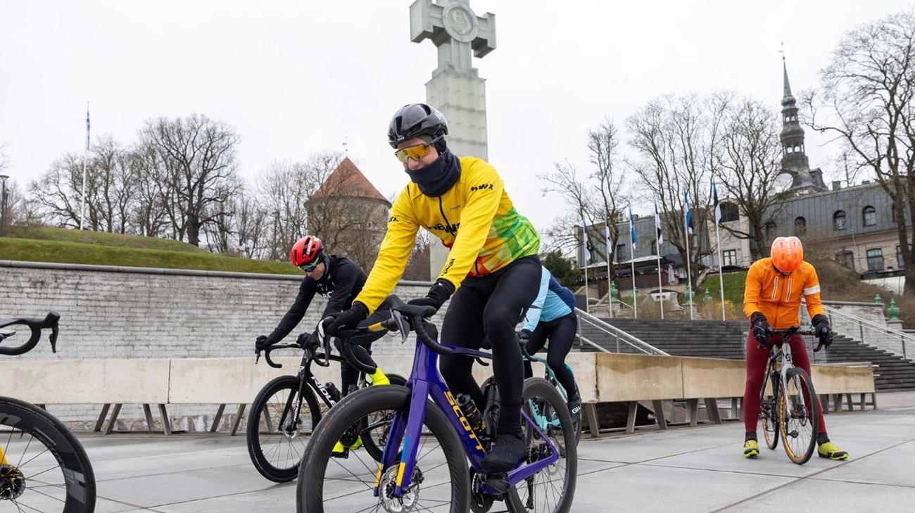 Estonian MP to cycle from Tallinn to Kyiv to raise money for Ukraine's ...