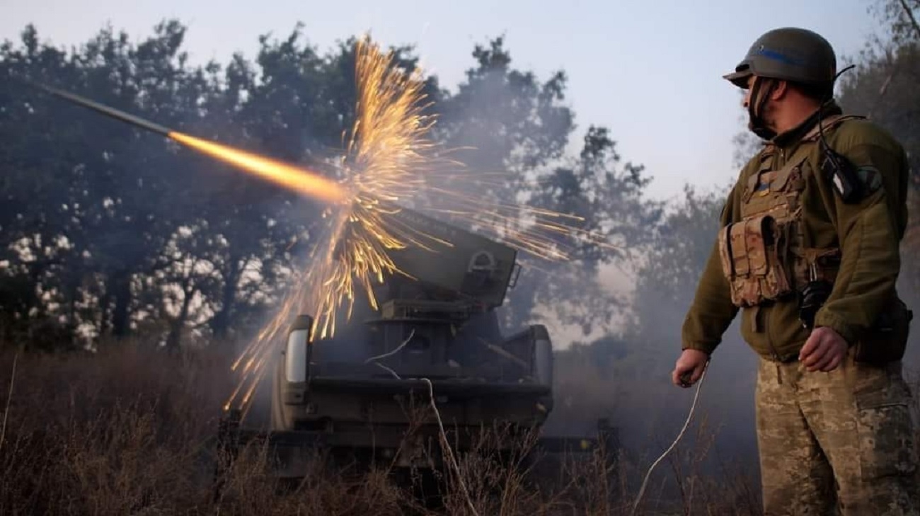 Russian troops fire over 3,000 times on Ukrainian positions and keep ...