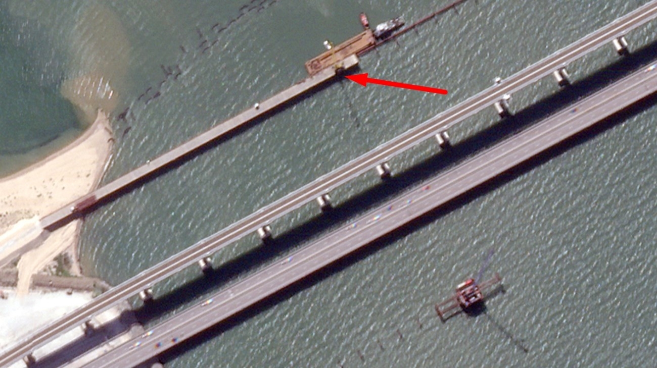 Russians start construction along Crimean Bridge: looks like parallel ...