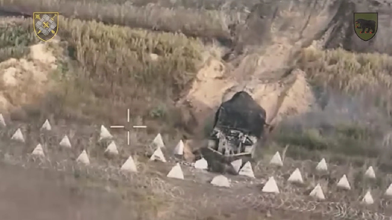 Ukrainian troops' video shows them making passages through minefields ...