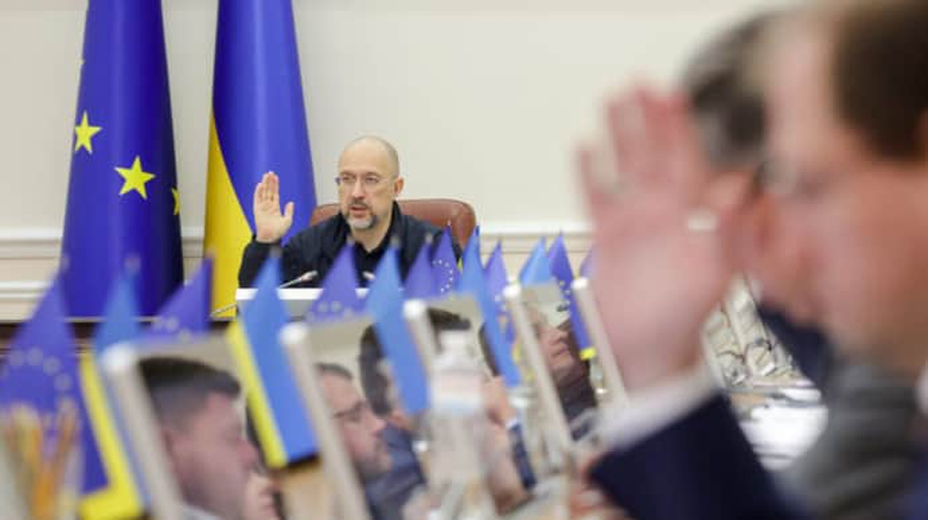 Ukraine authorises first deputy PM and foreign minister to sign US ...