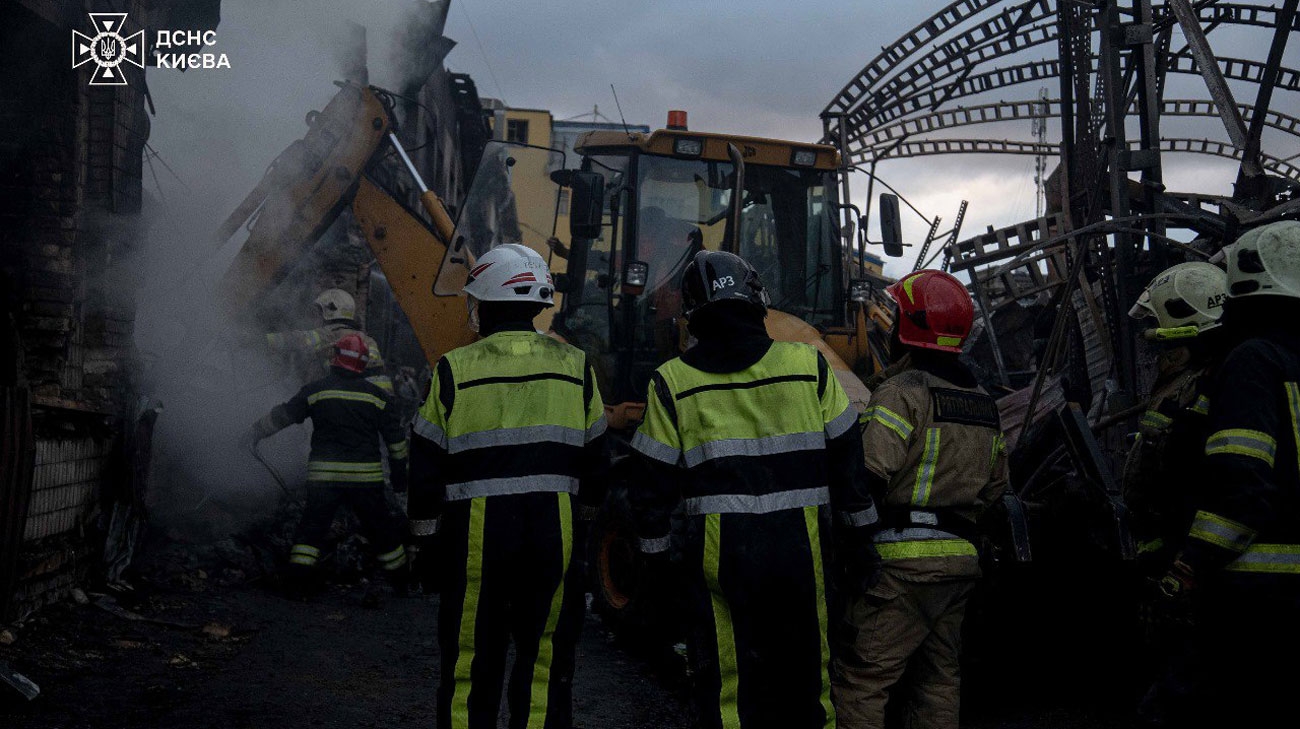Rubble clearance after Russian missile strike in Kyiv continues for ...