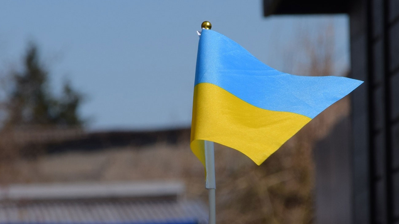 Man with Ukrainian flag attacked at populist gathering in Czechia ...