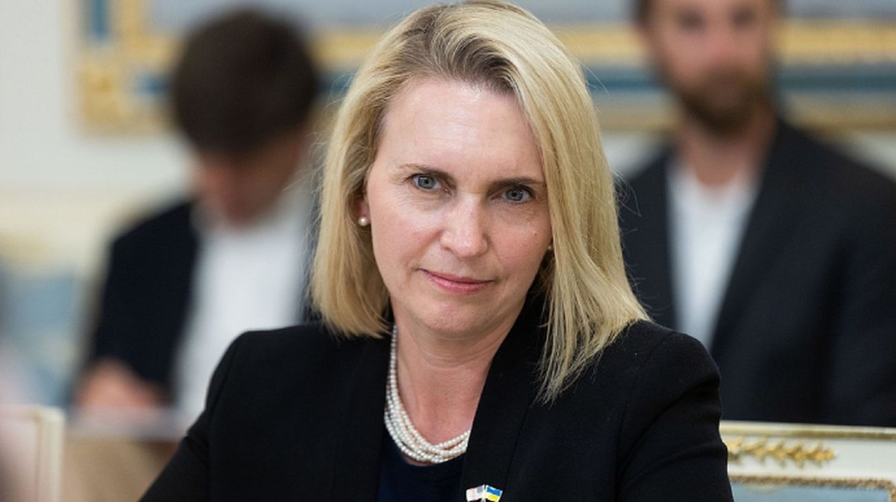 Former US ambassador to Ukraine Bridget Brink runs for Congress ...