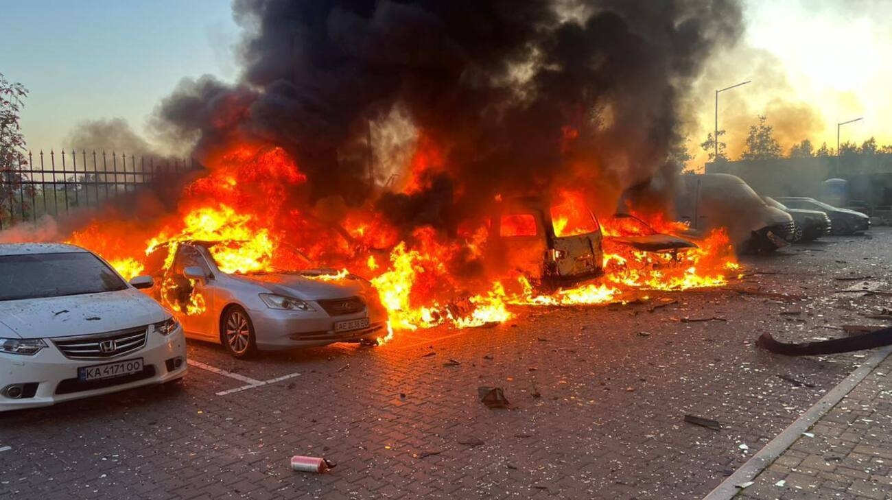 Kyiv Attack: Damage & Destruction - Cars & Homes Burned - NewsyList