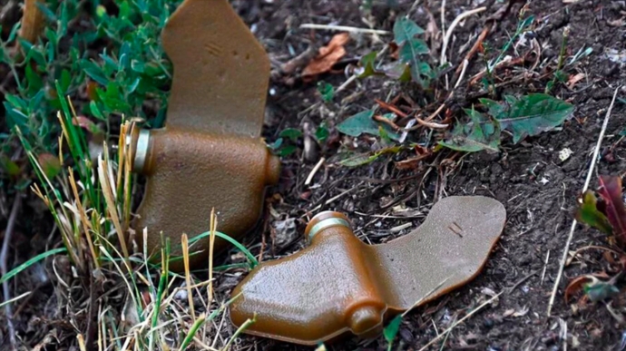 Russians testing FPV drones capable of dropping anti-personnel mines ...